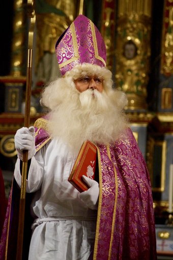 Der Samichlaus und seine Schmutzlis besuchen die Familien / Post ...