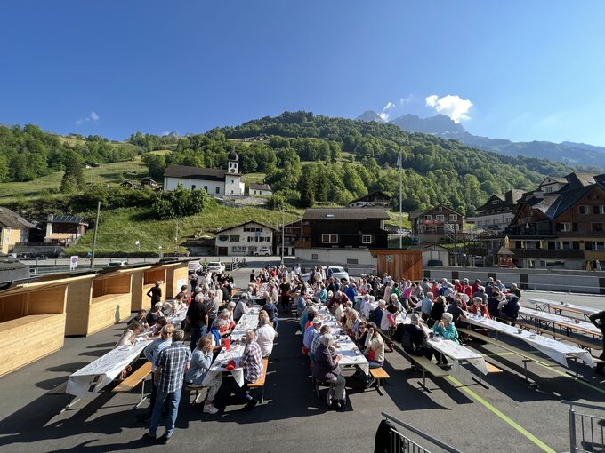 Aesch trifft Unterschächen 40 Jahre Patenschaft / Post / Crossiety